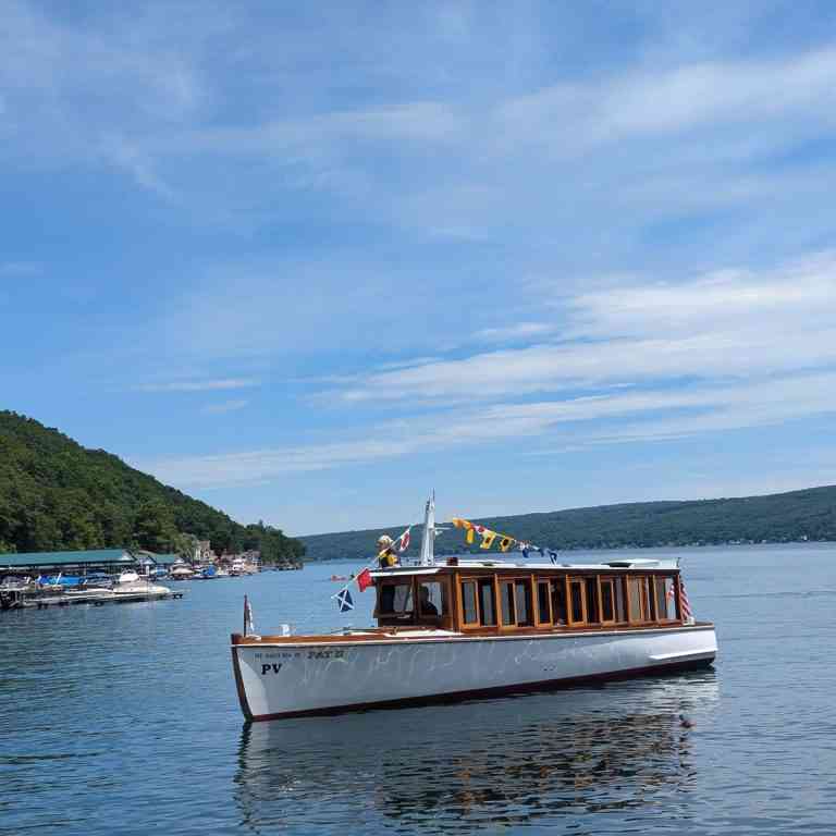 Rochester-Area Boat Tours - Day Trips Around Rochester, NY